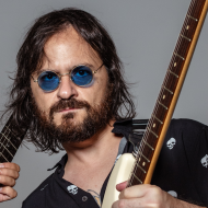 Ex-aluno revela: "Satriani parecia estar montando um exército de ...