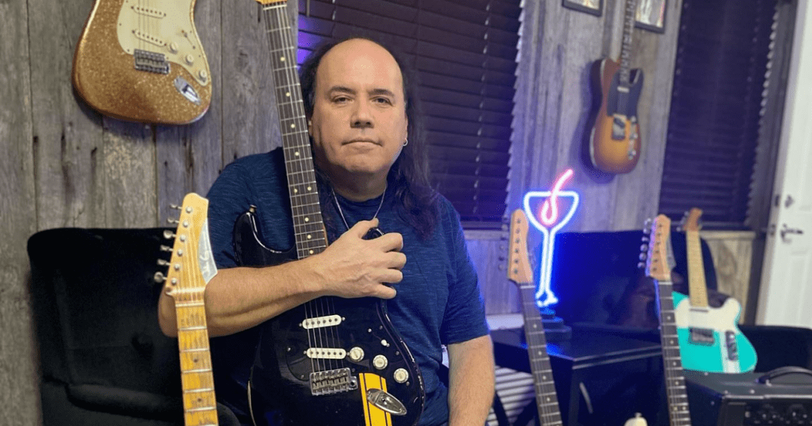 John Cruz confirma fechamento de sua marca de guitarras