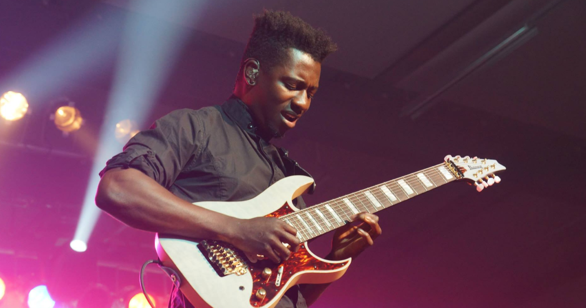 Tosin Abasi critica competição entre músicos: ‘Olimpíadas da guitarra’