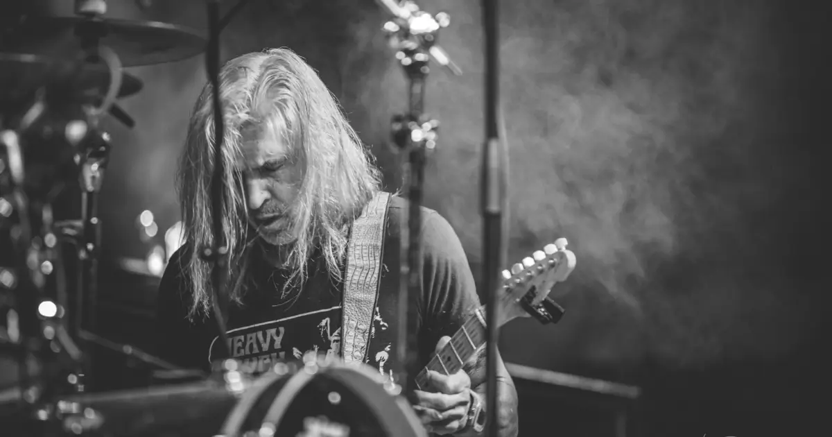 George Lynch diz que prática exagerada do fisiculturismo prejudicou sua ...